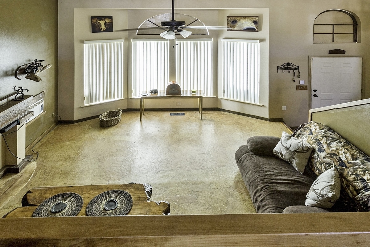 TEAM SALATELIS Marysville WA Livingroom 1 – The Northwest Horse Source